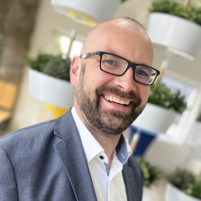 Referent:Elmar HeidenescherMedical Offshore Support GmbH & Co. KG ...